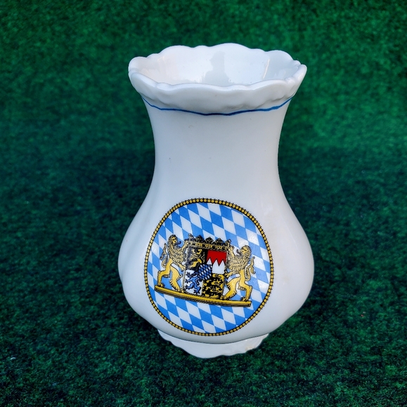 KM Bavaria | Accents | Vtg Km Bavaria Small 4 In Vase Royal Crest ...